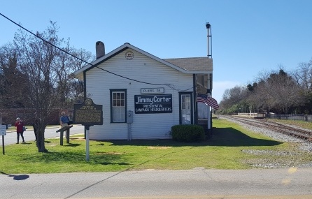 Anchor Hocking Glass Museum - About the Curator